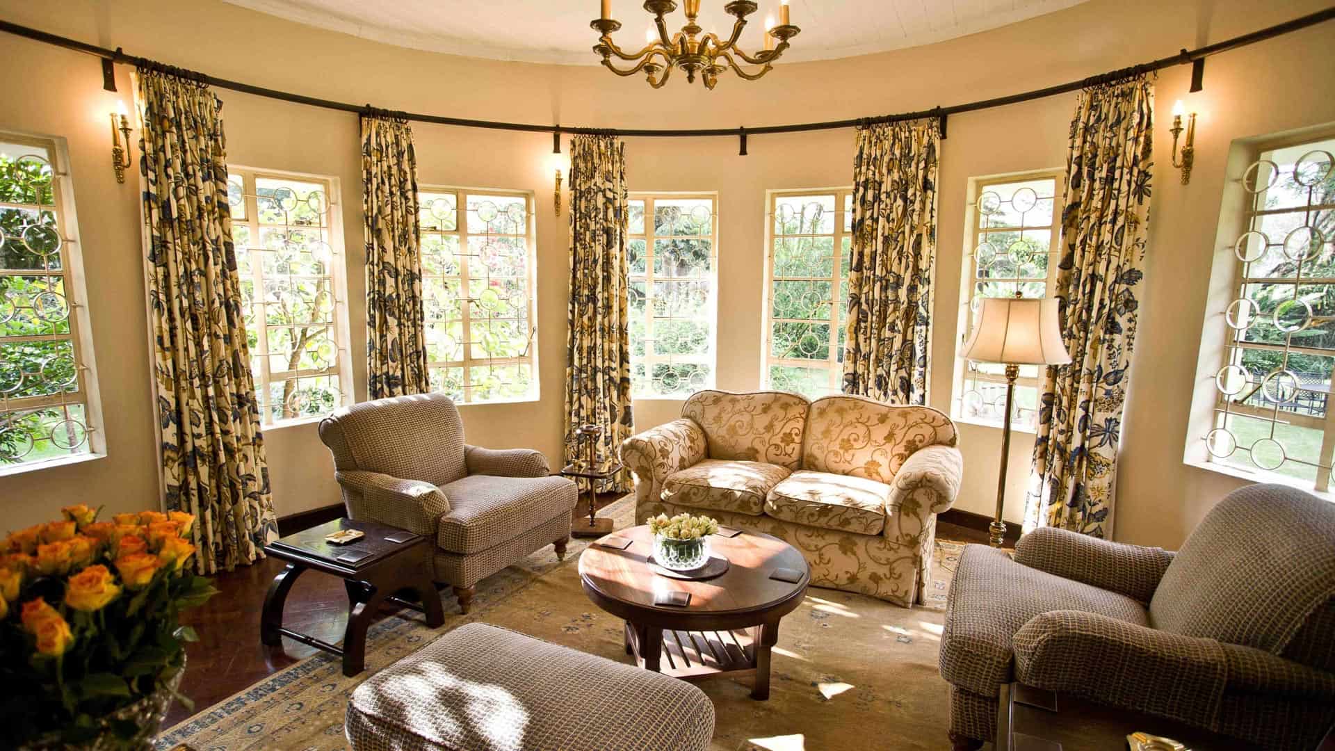 Legendary Lodge - Bookings and trips by Safaris and Expeditions