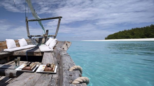 Visiting Mnemba - Safaris and Expeditions